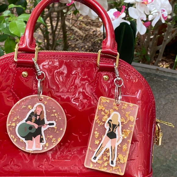 Accessories | Taylor Swift Reputation Tour Cartoon Gold Flakes ...